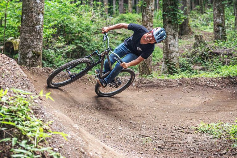 MTB（マウンテンバイク）チーム TUBAGRA ツバグラ